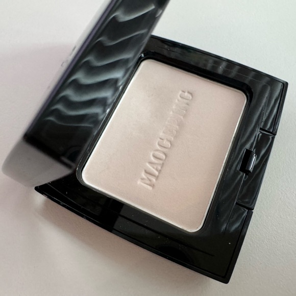 Makeup | Maogeping Light Highlighting Powder | Poshmark